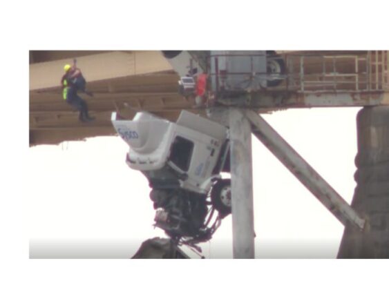 Truck driver pulled from cab left dangling over Kentucky bridge - News Now Warsaw